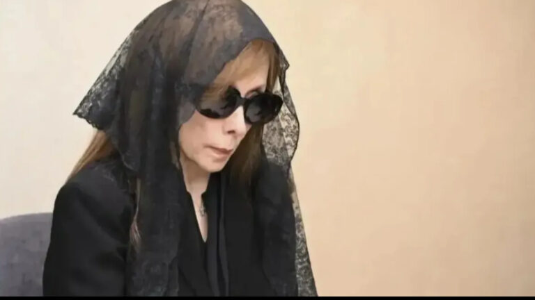 Fairouz attends her son Hali's funeral - Roya News